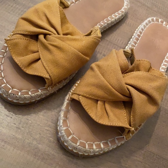 Universal Thread | Shoes | Mustard Yellow Sandals | Poshmark